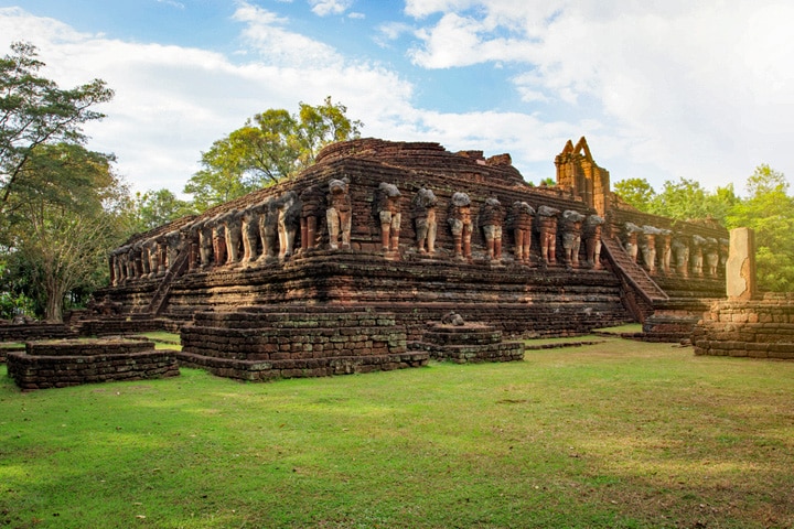 Wat Chang Rop, de olifantentempel bij Kamphaeng Phet - Thailandblog.nl